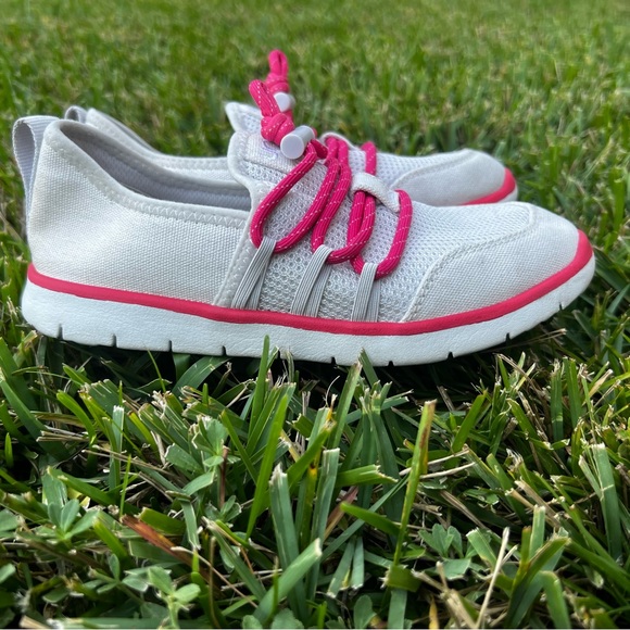 UGG | Shoes | Ugg Girls Kids Cambian Running Shoe Sneaker Yrainer Size ...